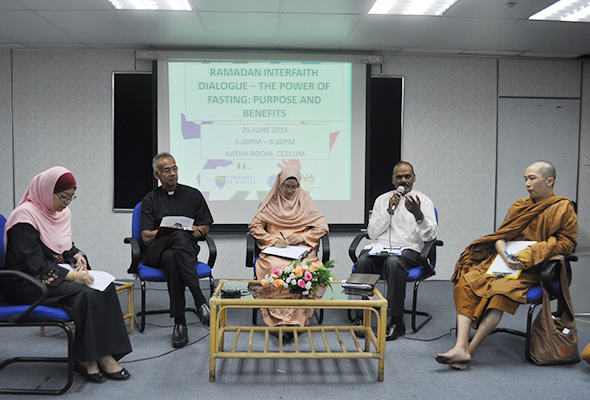 Tearing down religious barriers | Awani International