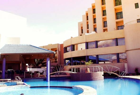 Radisson Blu says 136 still in Mali hotel following attack | Awani ...