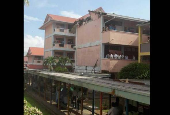 SPM di lokasi lain jika SMK Balung tidak selamat - Kamalanathan | Awani