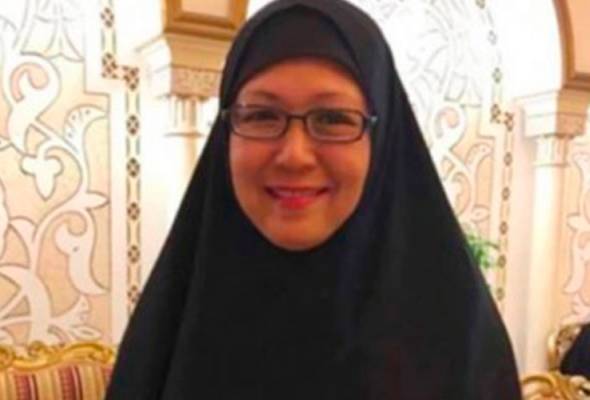 Keadaan memaksa penyanyi Shima berniaga tepi jalan | Awani