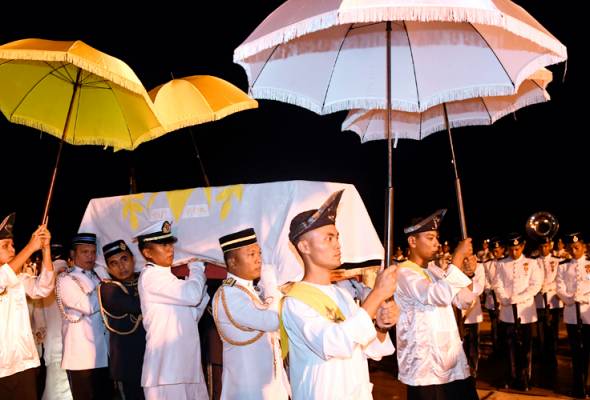 Bendera Malaysia dikibar separuh tiang sehingga esok | Awani