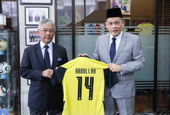 Presiden FAM sembah maklum perkembangan bola sepak tanah air kepada ...