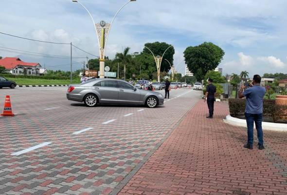 Politik Perak: Hadi Awang menghadap Sultan pagi ini | Awani