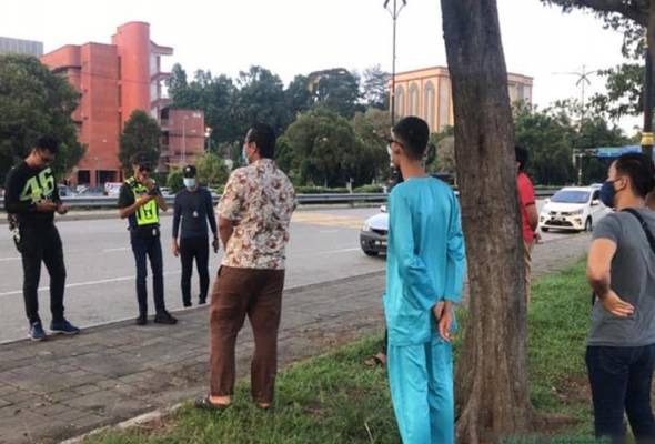 Eight men compounded for hanging out at Lido Beach | Awani International