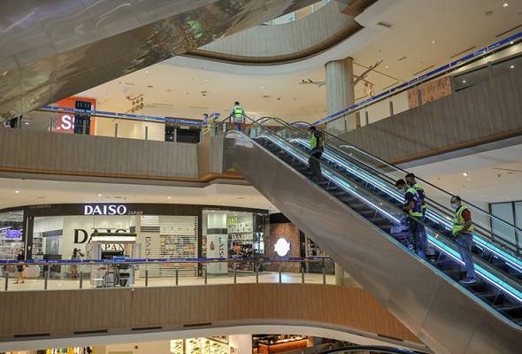 COVID-19: One Utama shopping complex, Tropicana golf club ordered ...