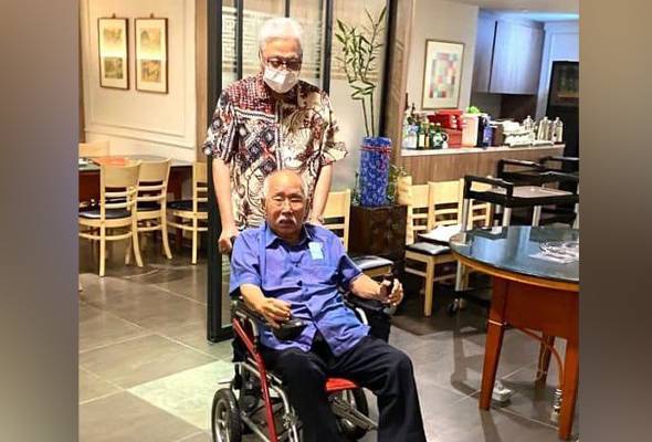 Sabbaruddin Chik's death a great loss - PM Ismail Sabri | Awani ...