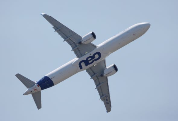 Boeing cites risks in design of newest Airbus jet | Awani International