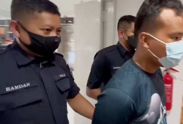 Jurujual dipenjara 6 bulan curi duit tabung surau | Awani
