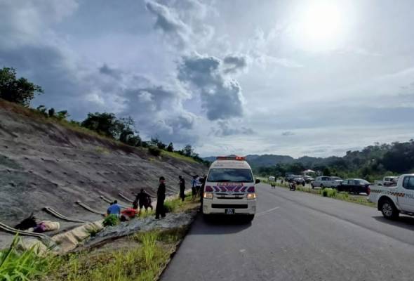 Peluncur udara maut terhempas cerun konkrit selepas mendarat | Awani