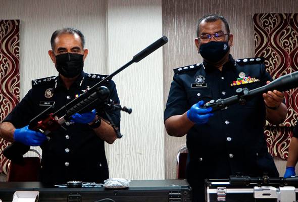 Polis Melaka tahan lelaki jual senapang angin | Awani