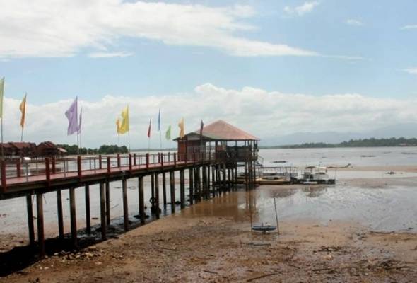Cloud seeding over Bukit Merah catchment area as dam levels dip | Awani ...