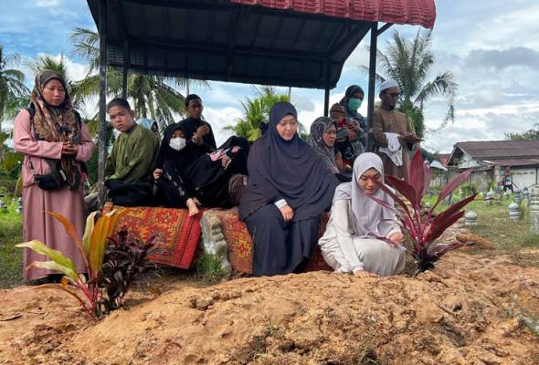 Jenazah ulama Pak Su Mid selamat dikebumikan | Awani