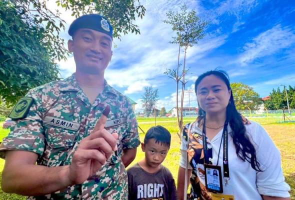 PRU15: Wartawan, suami selesai undi awal bersama | Awani