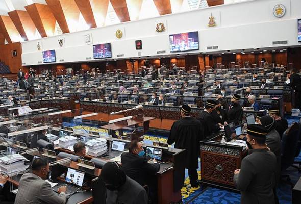 Dewan Rakyat lulus RUU berkaitan kesalahan menghendap | Awani