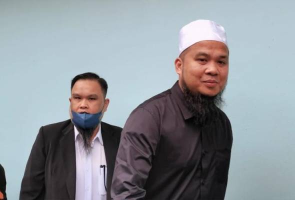 Perbicaraan kes gangguan seksual Ebit Lew bermula | Awani
