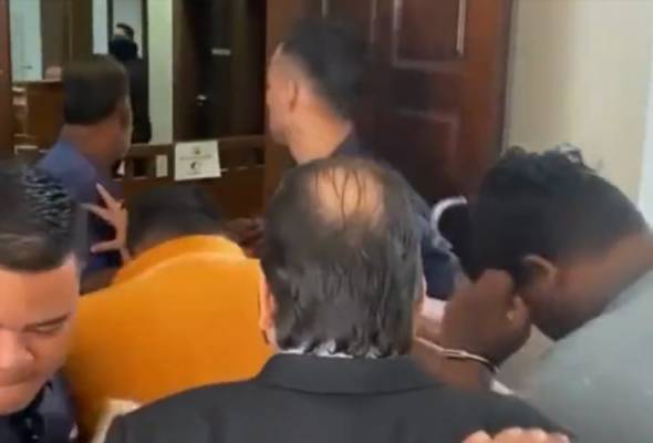 'Datuk' dan dua anak didakwa sebabkan kematian lelaki warga India | Awani