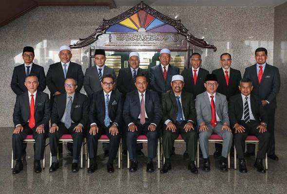 Terengganu umum senarai portfolio 11 Exco | Awani