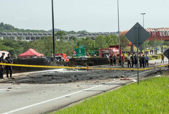 Elmina interchange closed due to aircraft crash - Prolintas | Awani ...