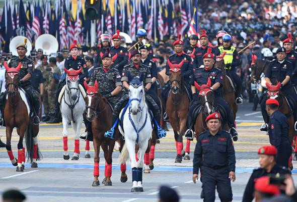 Perbarisan Hari Kebangsaan 2023 libat hampir 17,000 peserta | Awani