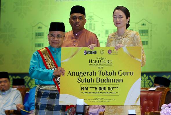 Awang Sariyan terima Anugerah Tokoh Guru Suluh Budiman UPSI 2023 | Awani