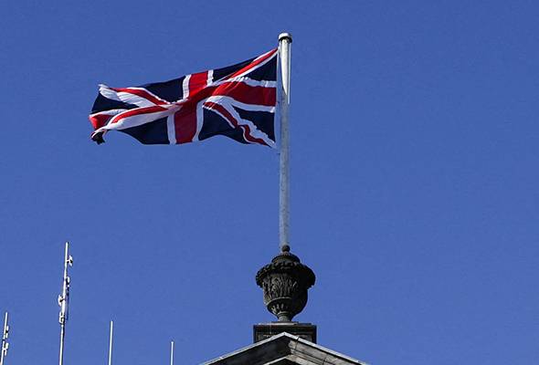 UK schools ordered to shut buildings over crumbling concrete | Awani ...