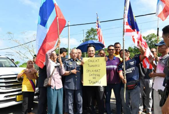 Kembara Kenali Borneo: Agong, Permaisuri berhenti kereta, santuni ...