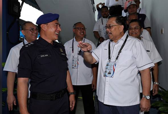 PRK Pulai: SPR sasar 99 peratus keluar undi awal - Abdul Ghani | Awani