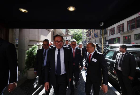 PM Anwar adakan pertemuan bersama Google, Boeing, Medtronic dan Siemens ...