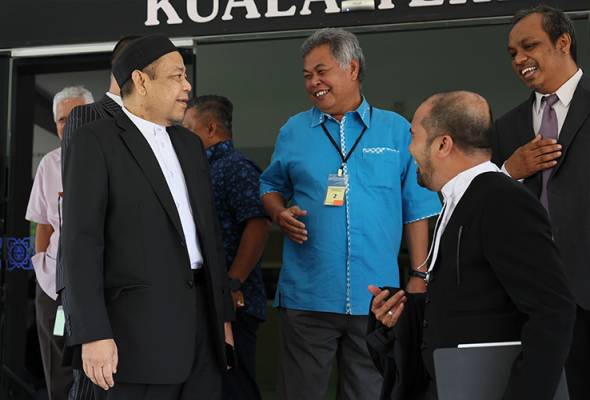 Court nullifies Kemaman MP's victory in GE15 | Awani International