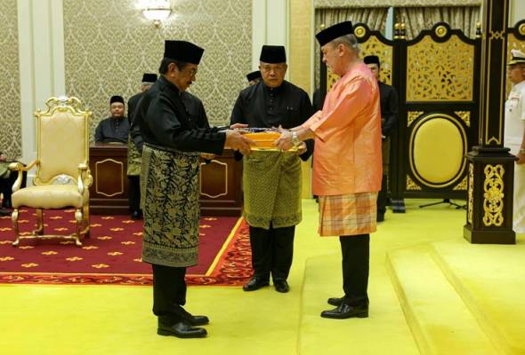 Musa Aman dilantik Yang Dipertua Negeri Sabah | Awani