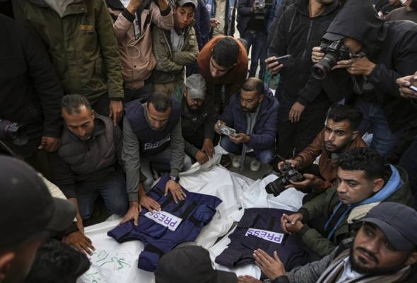 Lima wartawan terbunuh dalam serangan udara Israel di Gaza | Awani