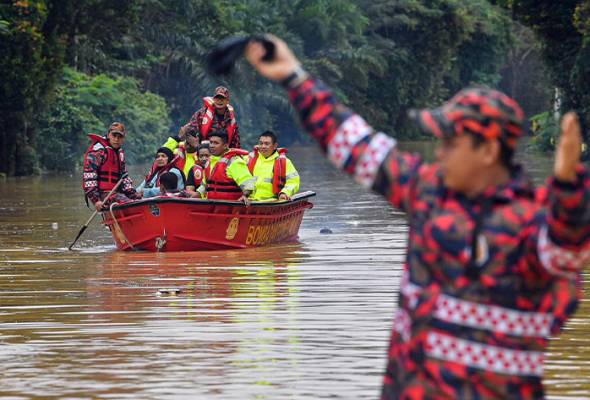 JPS ramal banjir melanda Kuantan, Pekan dan Rompin | Awani