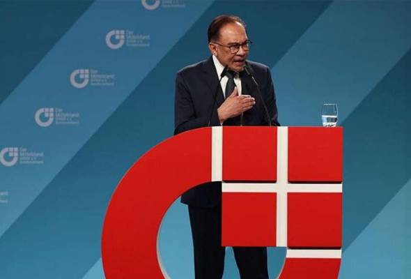 Palm oil deserves fair treatment, Anwar tells Germany | Awani International