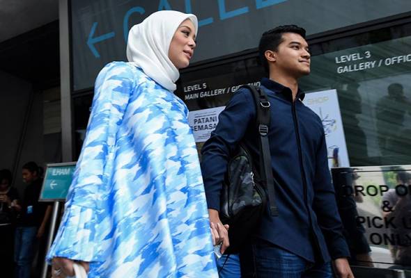 Op Favish: SPRM sudah lengkapkan siasatan babit Vivy, suami - Azam Baki ...