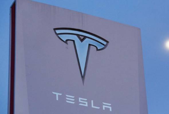 'Blade Runner 2049' producer sues Tesla, Warner Bros over AI images ...