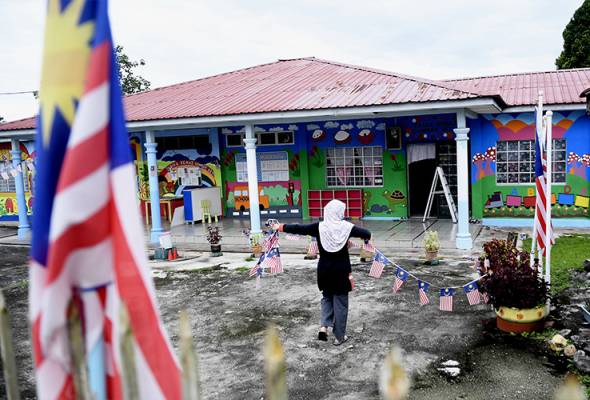 Pastikan anak-anak dihantar ke taska berdaftar di bawah JKM - KPWKM | Awani