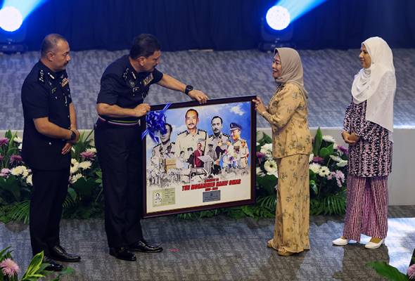 Tun Hanif Omar individu penting di sebalik penubuhan UTK - Meor | Awani