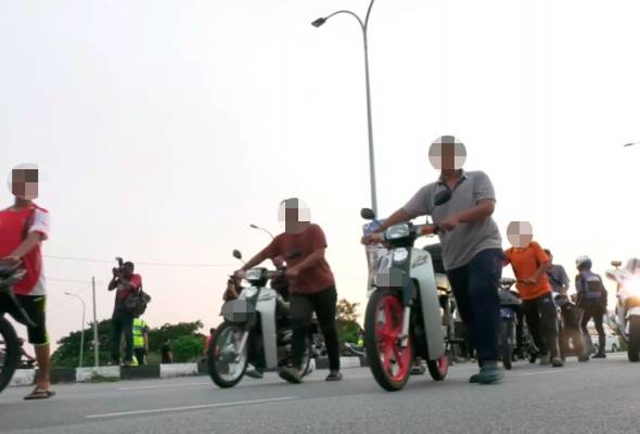 69 pelajar ditahan merempit | Awani