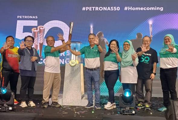 Homecoming PETRONAS cungkil bakat badminton di Sibu | Awani