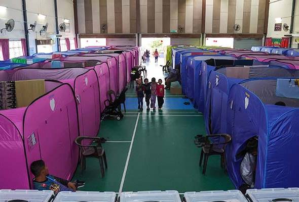 Mangsa banjir di Johor turun sedikit, Sabah kekal | Awani