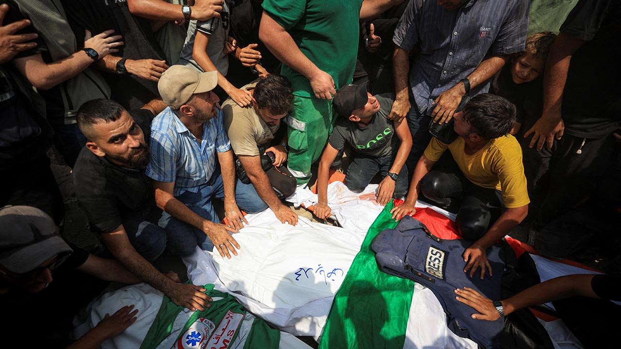 Dunia luahkan kemarahan atas pembunuhan wartawan Gaza | Awani