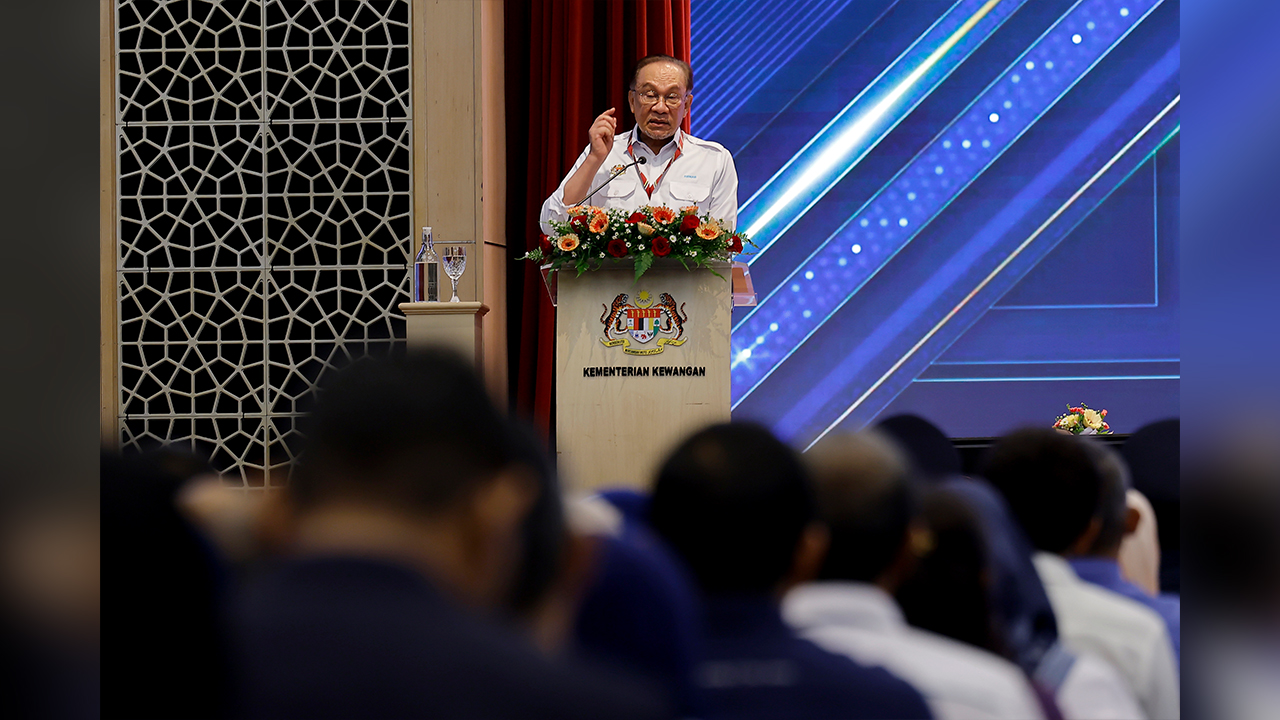 Nota bantahan penyertaan Tengku Zafrul: Anwar semak dengan SU PKR | Awani