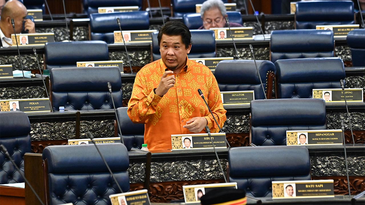 Kesan jangka panjang vaksin COVID-19 masih dalam kajian - Lukanisman ...