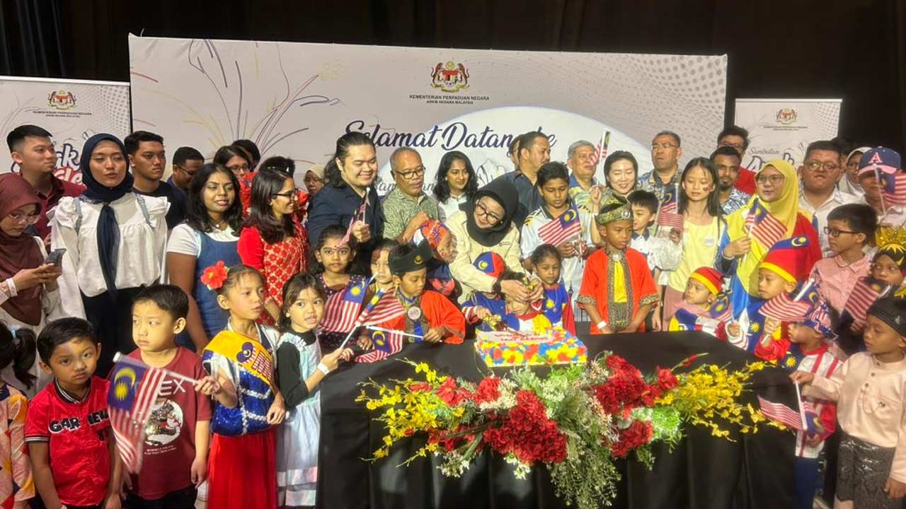 Hari Kebangsaan: Lebih 4,000 daftar kelahiran sebagai Anak Merdeka ...
