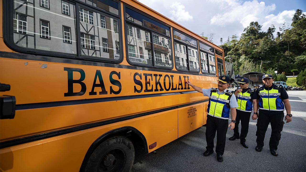 JPJ sita bas sekolah bawa pelancong asing secara haram di Cameron ...
