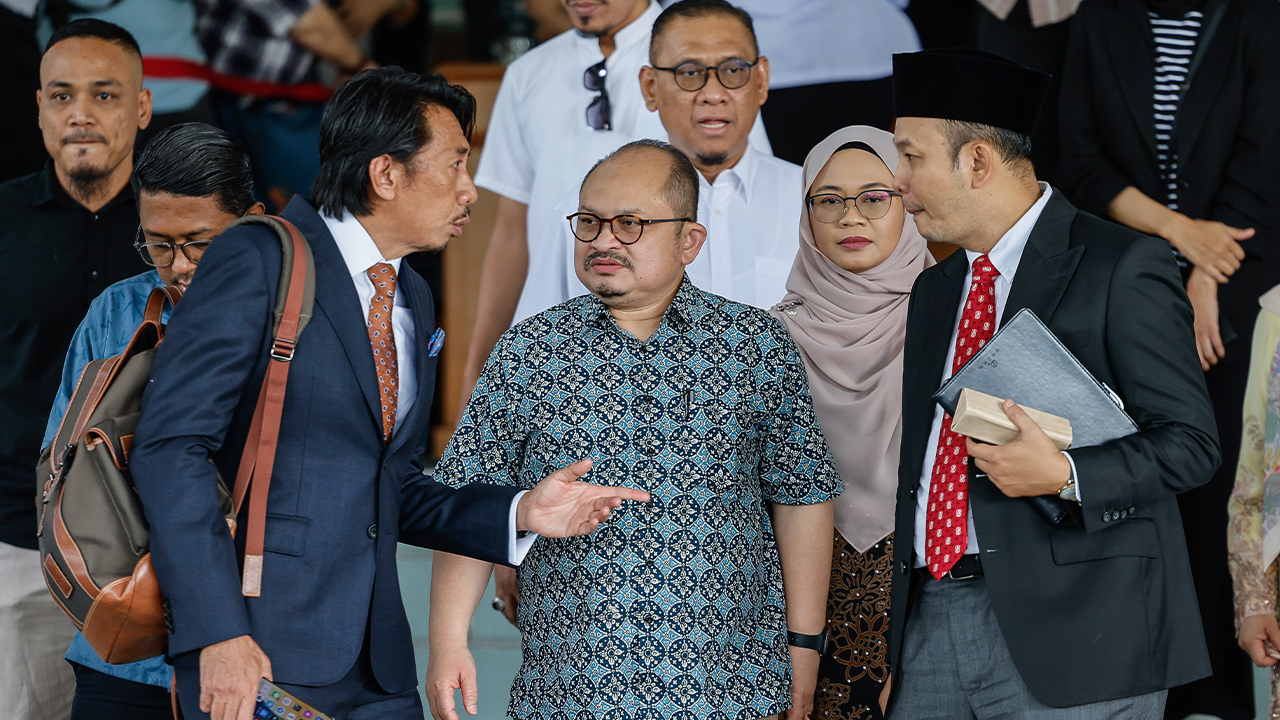 Shamsul Iskandar didakwa lagi, kes rasuah RM64,924 berkaitan lesen ...