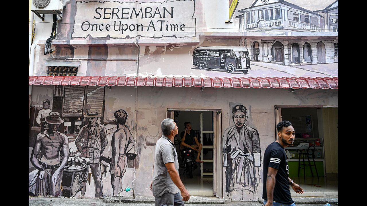 Lorong Seni Seremban diiktiraf MBR sebagai lorong seni terpanjang | Awani