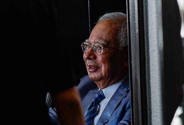 Apa itu Titah Adendum, dan apa yang dijangka berlaku? | Awani