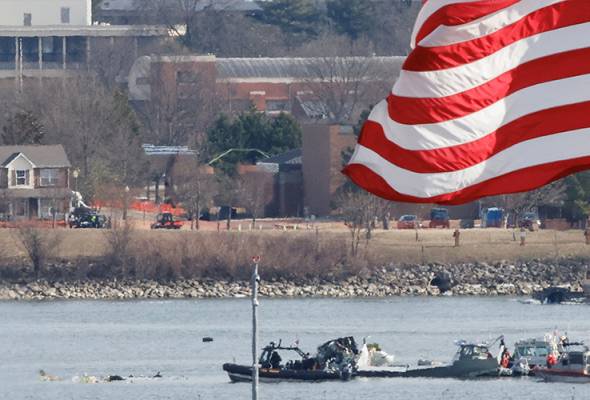 Near-misses at Washington airport worried pilots well before fatal ...