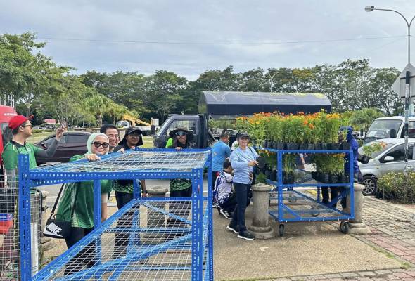 12,000 tumbuhan berbunga serikan Labuan sempena Festival Flora Borneo ...